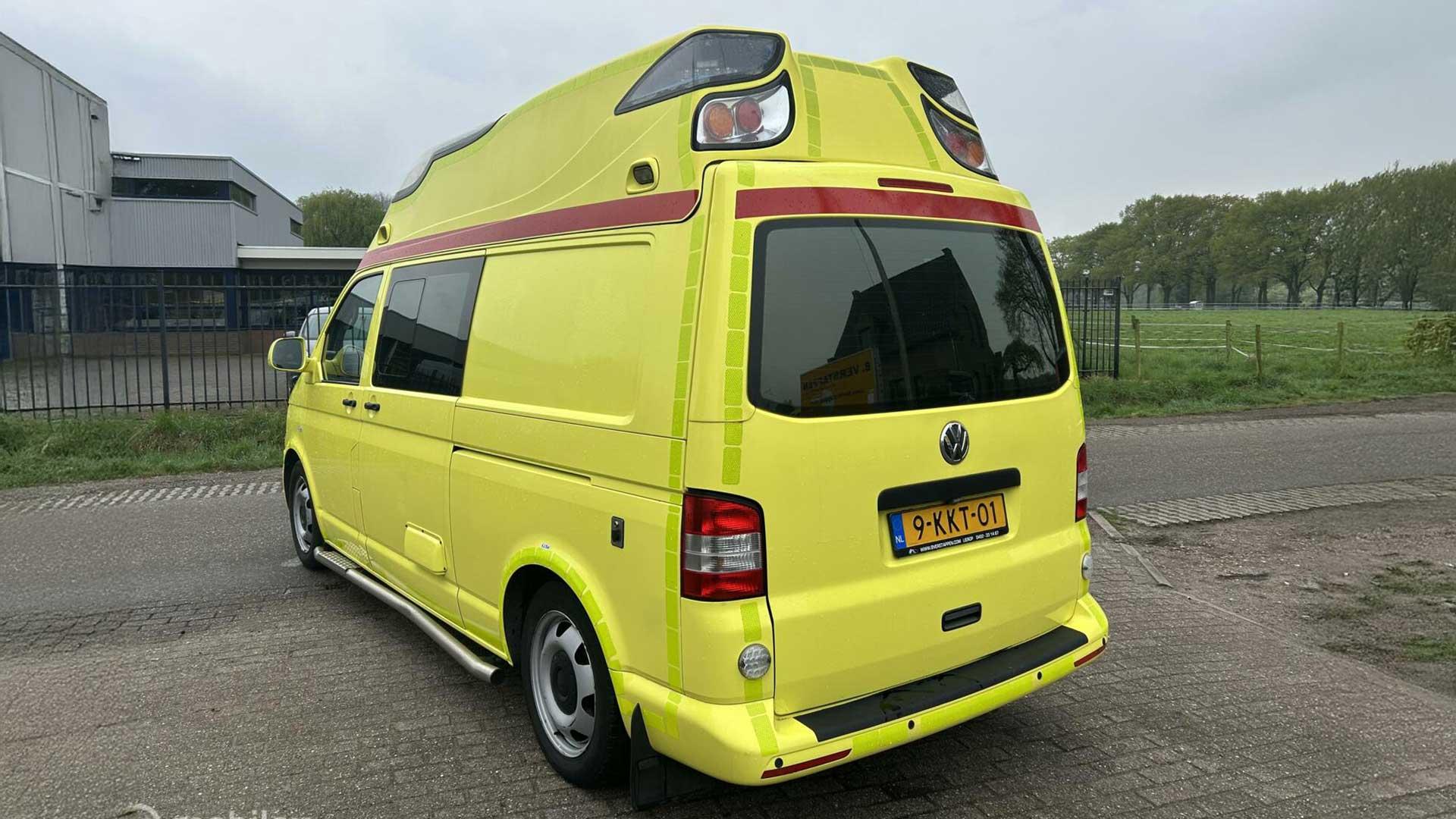 Goedkope Volkswagen ambulance is mooie basis voor een camper