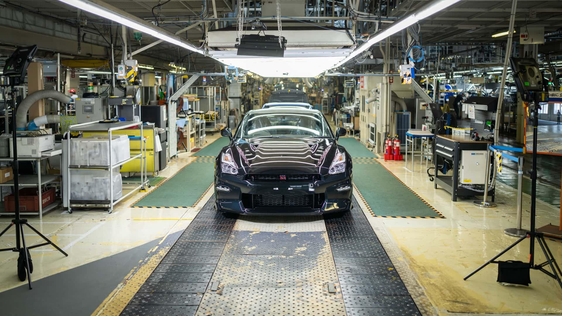Na 18 jaar gaat de Nissan GT-R uit productie, eindelijk - TopGear
