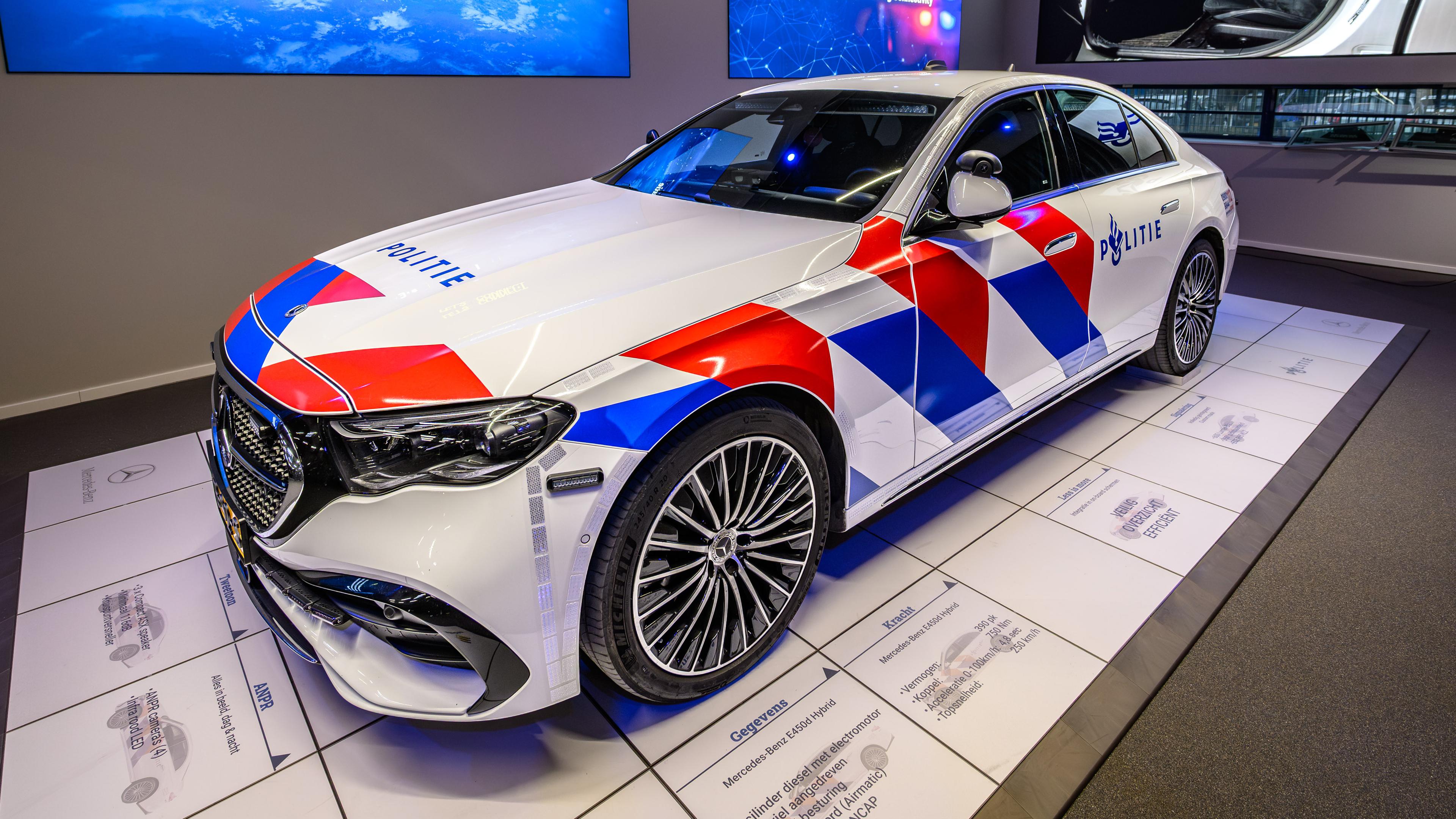 Hoe ziet het nieuwe logo op politieauto's in Nederland eruit?
