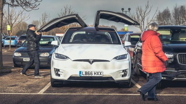 Tesla Model X ambulance in Nederland - TopGear Nederland
