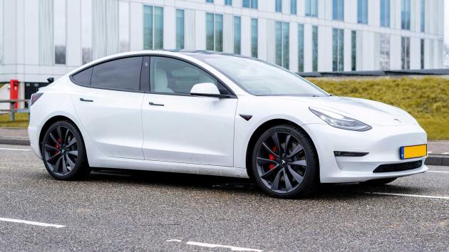 Tesla Model 3 in Nederland op kenteken is al mogelijk - TopGear