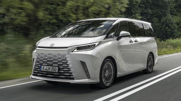 Lexus LBX Elegant 2WD review (2024) - TopGear