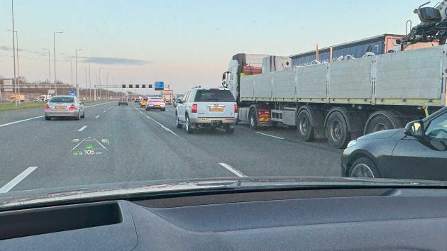 Deze mysterieuze hoge camera langs de snelweg is geen flitspaal