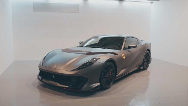 Carlos Sainz vervangt Golf GTI door een Ferrari 812 Competizione