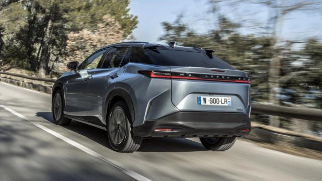 Lexus RZ 450e review (2023): Hoe rijdt de eerste volbloed-EV?