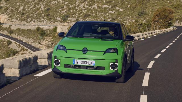 Nederlandse ontwerper van de Renault 5 legt uit waarom jij de auto zo ...