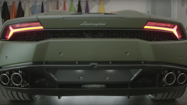 Tsja, dat kan ook: een legergroene Lambo - TopGear