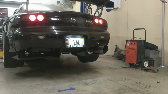 Mazda RX-7 met legendarische 26B-motor klinkt hemels - TopGear