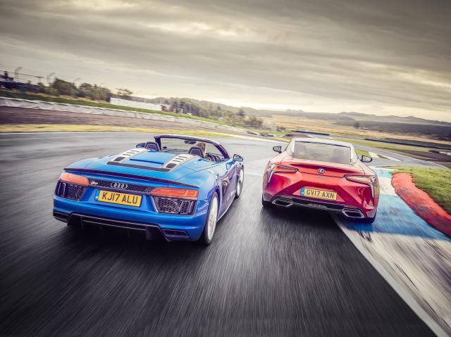 De Buitenbeentjes van de speedweek: Audi R8 V10 plus Spyder vs Lexus LC ...