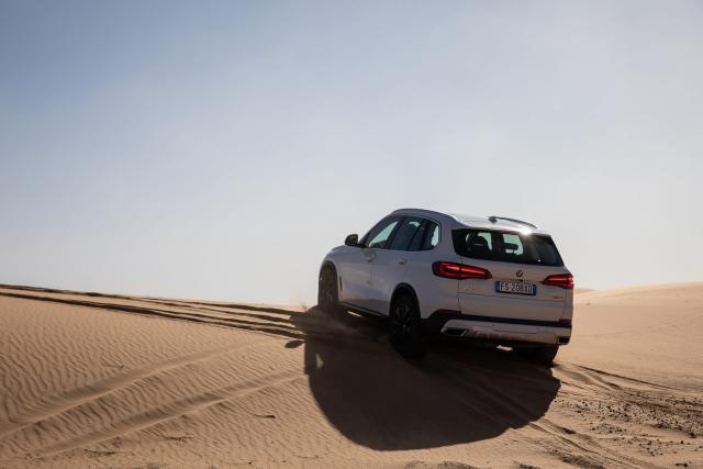 BMW bouwt Monza na in de Sahara - TopGear Nederland