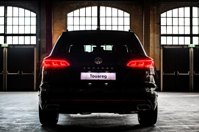 Volkswagen Touareg R-Line Black Style is intimiderend - TopGear