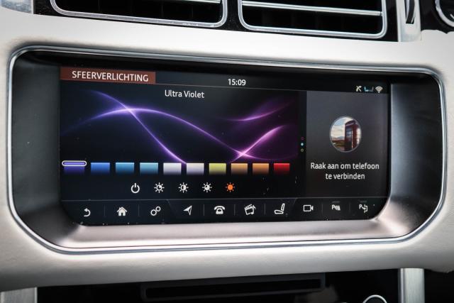 Range Rover in SVO Spectral Blue Ultra te koop - TopGear