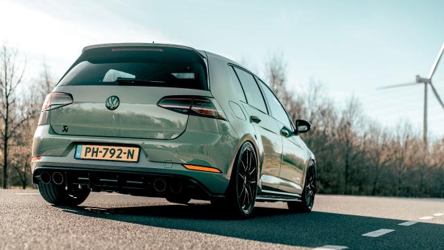 Nederlandse VW Golf R in kakigroen krijgt 495 pk - TopGear Nederland