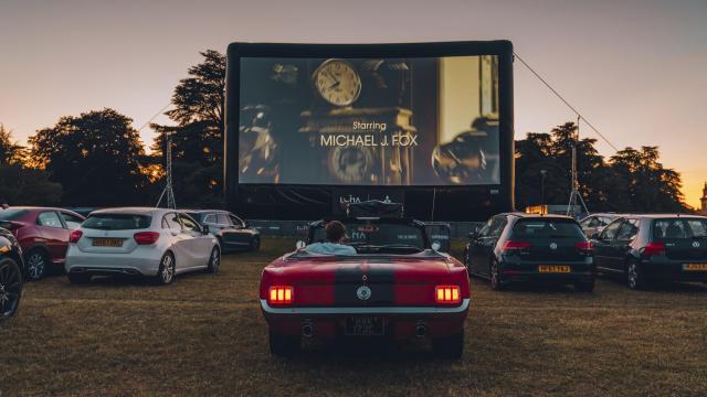 De eerste drive-in bioscoop had een bijzondere reden - TopGear NL