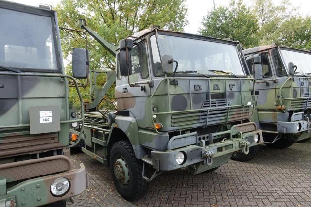 Meer dan 50 oude legervrachtwagens van DAF mogen weg