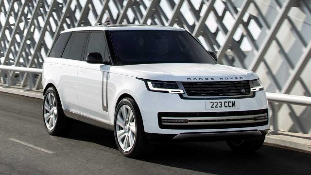 Land Rover Range Rover P440e AWD PHEV HSE review (2023)