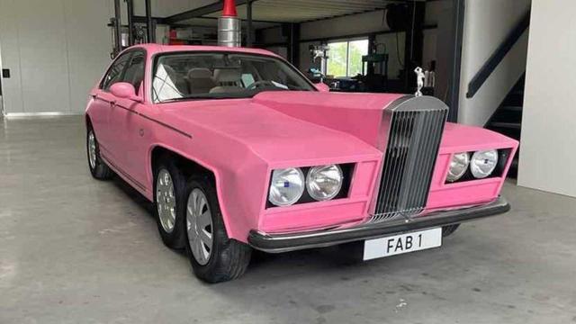 Deze FAB 1 (uit Thunderbirds) kan voor een prikkie van jou zijn