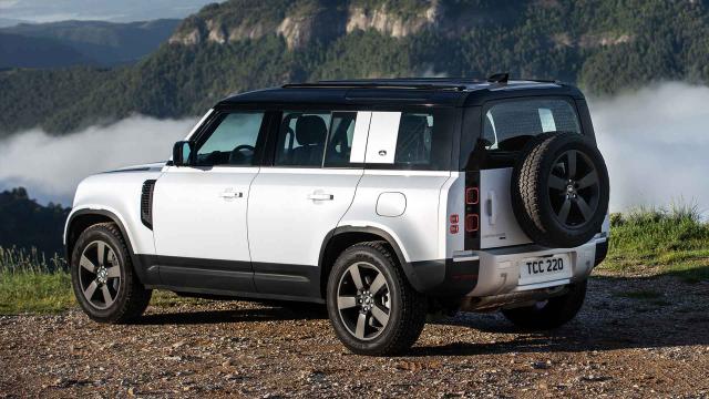 Defender 110 P400e SE review: Hoe rijdt de PHEV in Nederland? - TopGear