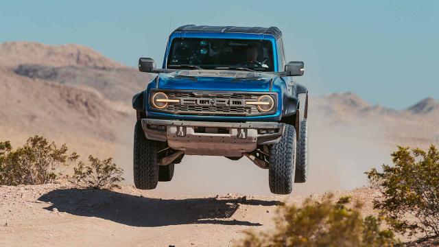 Ford Bronco Raptor vs Ford F-150 Raptor R - TopGear