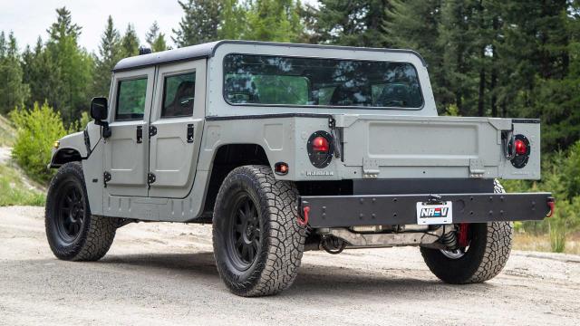 Deze elektrische Cyber Hummer is sneller dan een McLaren Senna - TopGear