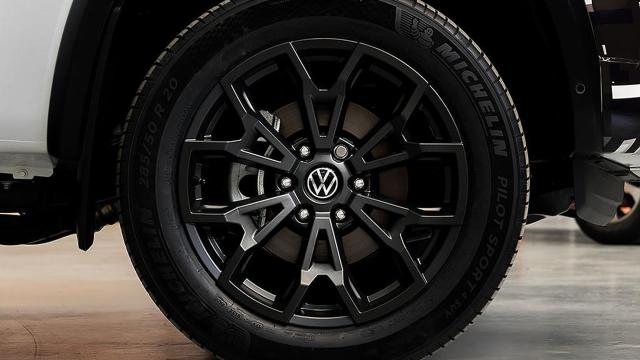Volkswagen Amarok W600 is de portieve versie van Walkinshaw - TopGear