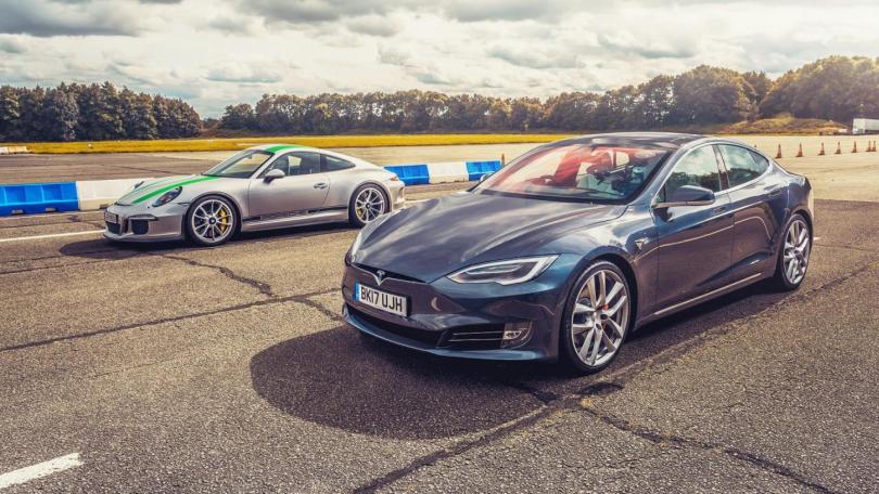 Tesla Roadster vs Bugatti Chiron en de rest - TopGear Nederland