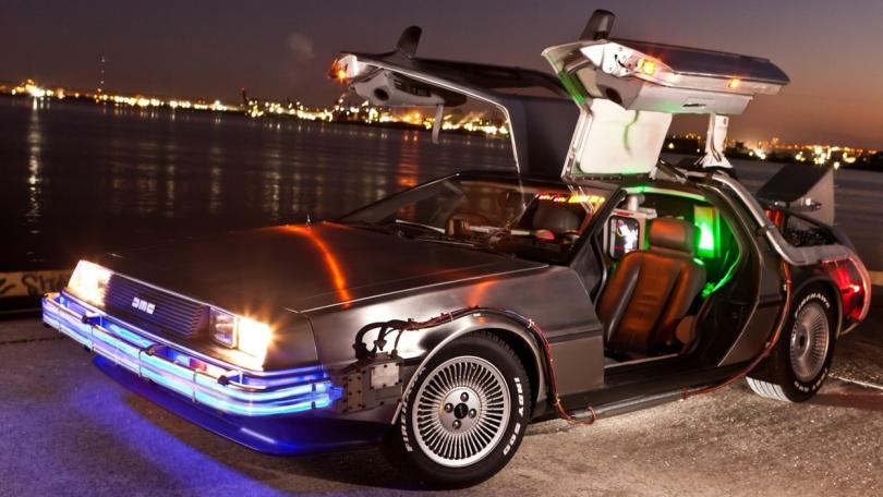DeLorean DMC-12 van Standford drift autonoom - TopGear Nederland