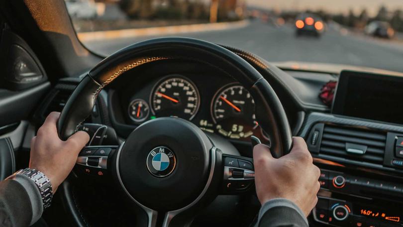 BMW-rijders dragen graag lingerie - ook de mannen - TopGear Nederland