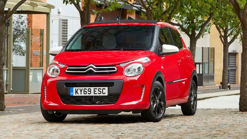 De Citroën SM van Johan Cruijff kan van jou zijn als je een biografie koopt