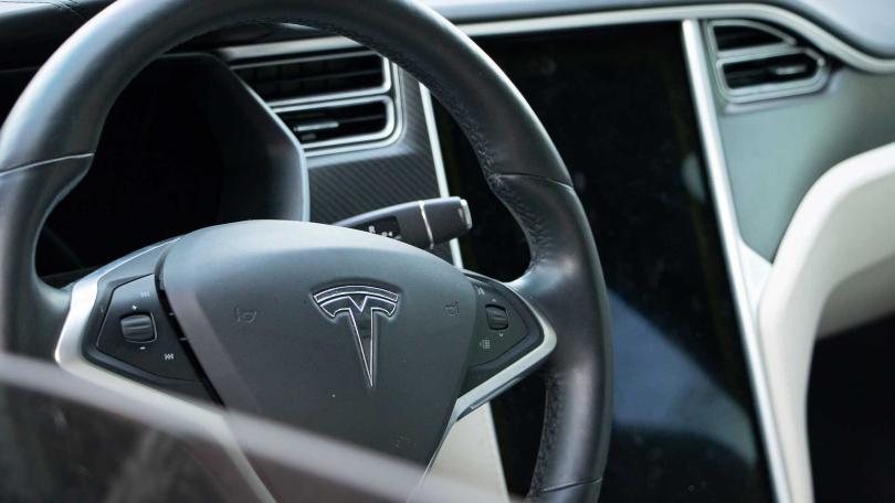 Tesla Model X ambulance in Nederland - TopGear Nederland