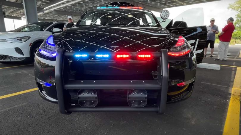 Tesla Model X ambulance in Nederland - TopGear Nederland