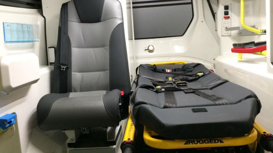 Eerste Volvo XC90 ambulance in dienst genomen in Nederland - TopGear