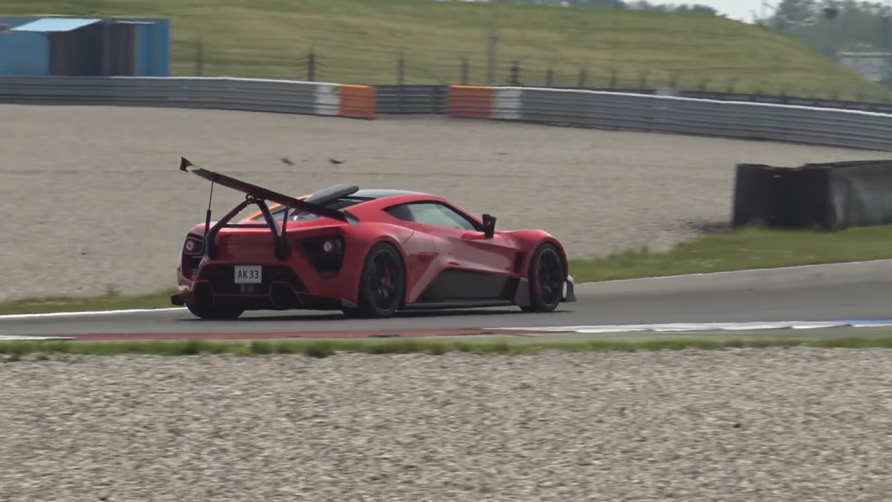 Zenvo TSR-S: actieve spoiler in actie op TT Circuit Assen