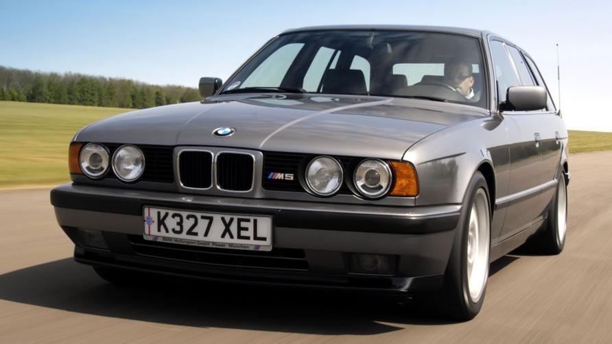 Er staat een BMW M5 Touring V12 in de kelders van BMW - TopGear