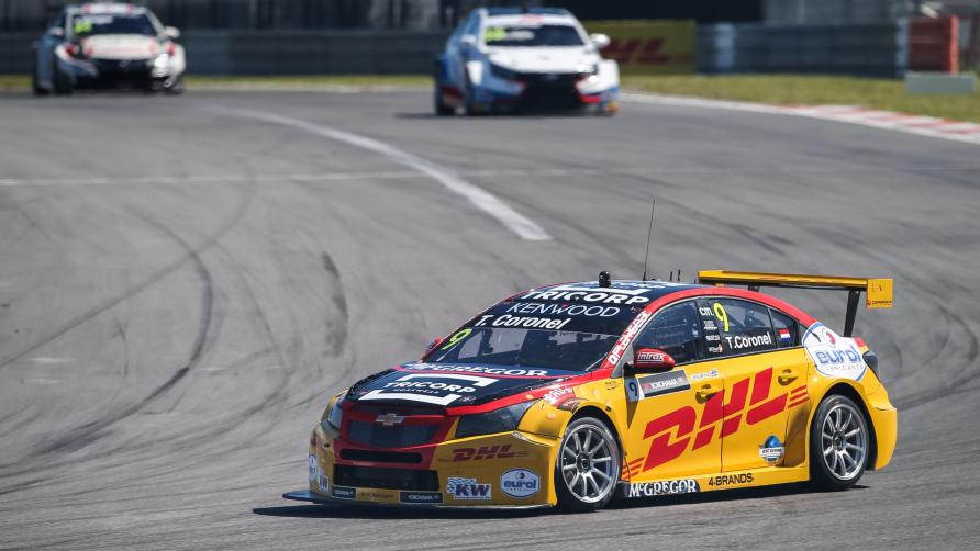 Chevrolet Cruze WTCC van Tom Coronel staat te koop - TopGear