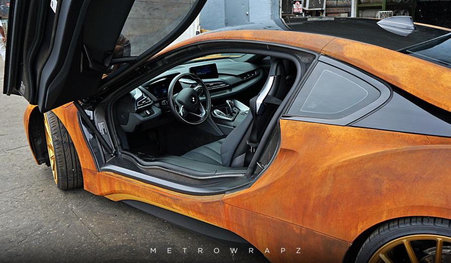Deze BMW i8 met roest is met opzet zo gemaakt door Austin Mahone