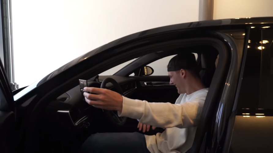 Nieuwe auto Enzo Knol is een Porsche Panamera 4S Diesel - TopGear