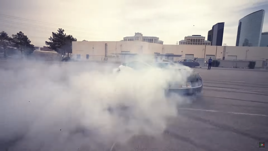 Bugatti Veyron burnout kost 110.000 euro - TopGear Nederland