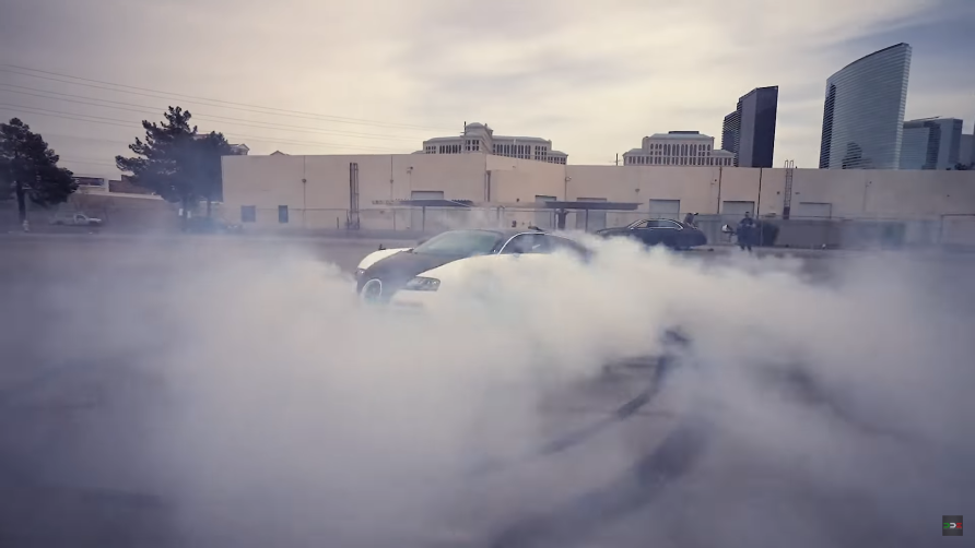 Bugatti Veyron burnout kost 110.000 euro - TopGear Nederland