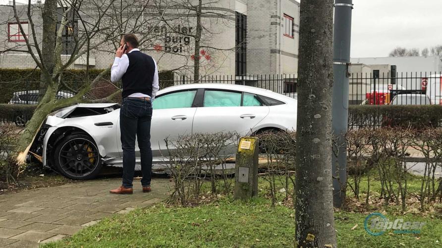 Gecrashte Mercedes-AMG GT 4-door is 5 dagen jong - TopGear