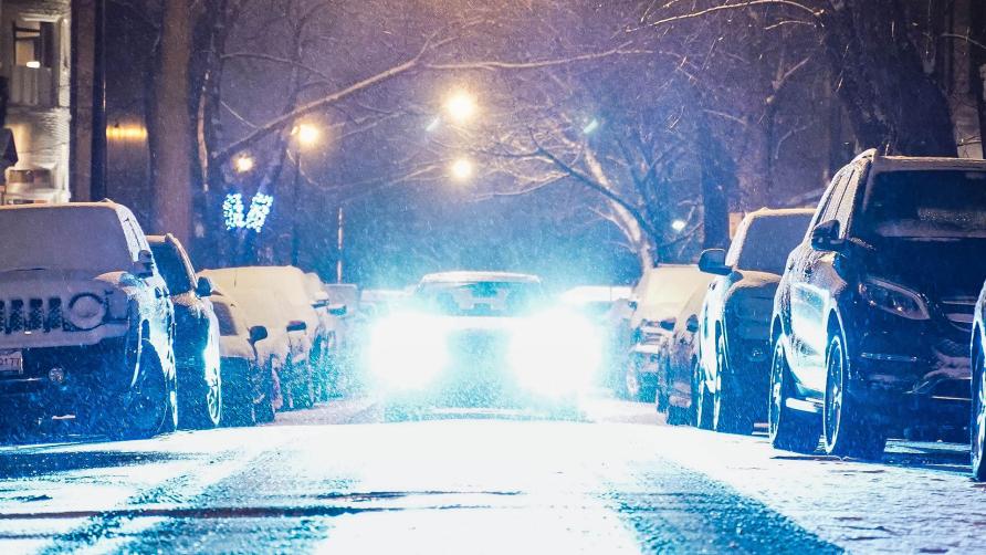 Nieuwe APK-regels tegen verblindende koplampen - TopGear