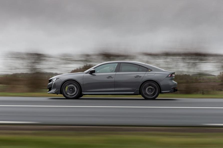 Peugeot 508 PSE HYbrid 360 (2021) Test en Specificaties - TopGear