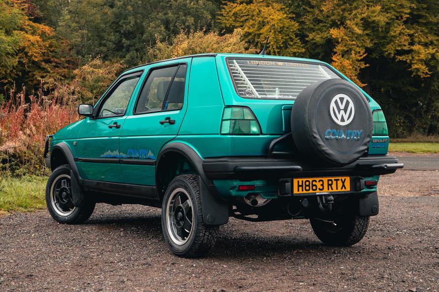 Volkswagen Golf Alltrack vs Volkswagen Golf Country - TopGear
