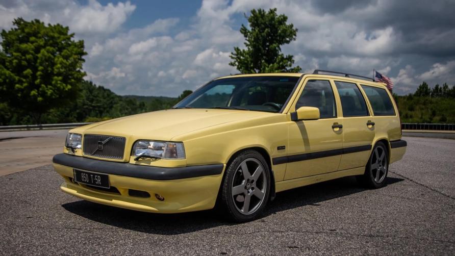 Gele Volvo 850 T-5R Estate met 430.000 km: kopen of niet?