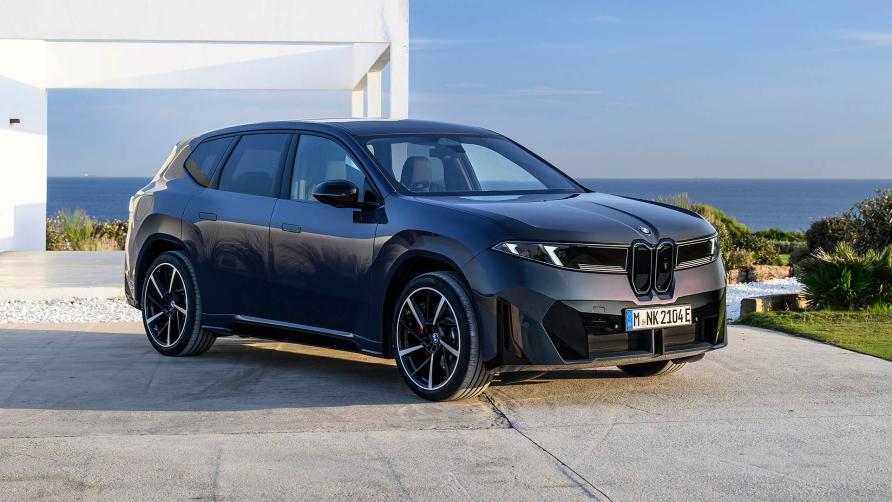 Is de BMW iX3 (2025) echt zo'n grote ommezwaai? (review)