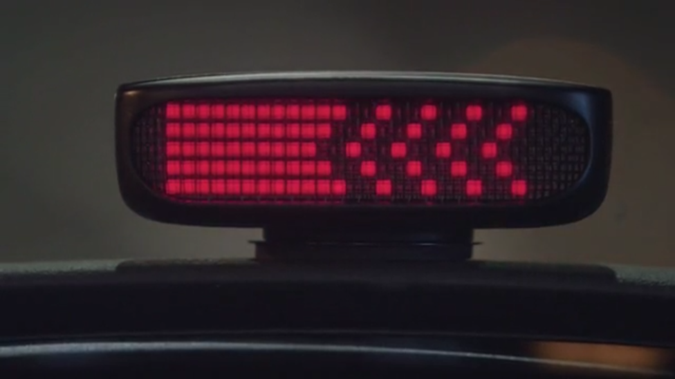 Dashbot maakt dure navigatiesystemen overbodig - TopGear Nederland