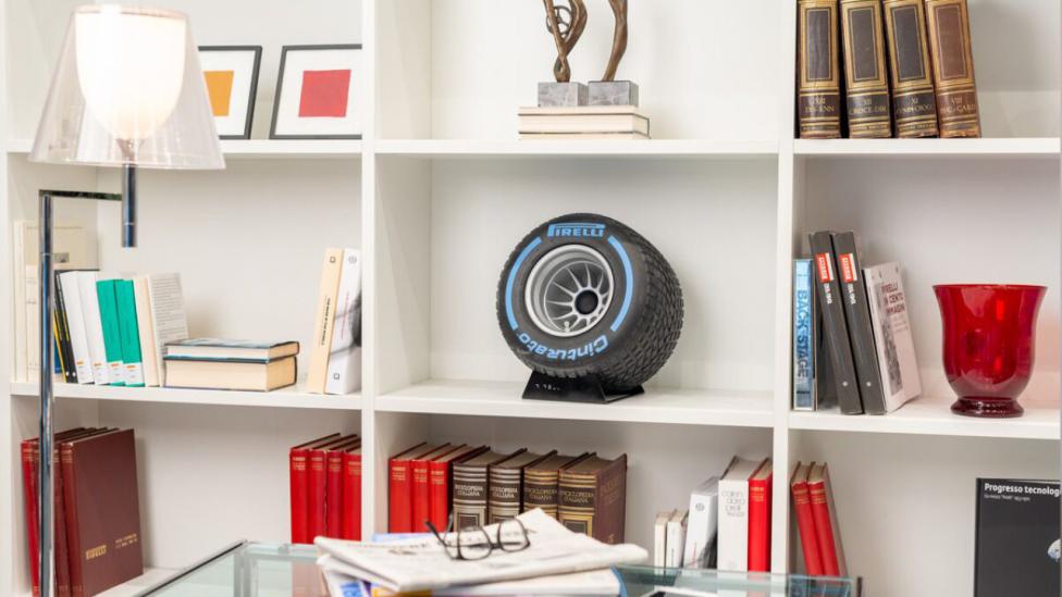 Pirelli-speaker pompt superhard (of ultrasoft) - TopGear Nederland