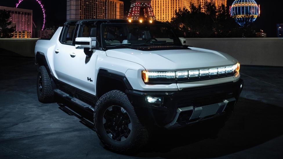 Waarom de GMC Hummer EV de meest overdadige EV van 2023 is - TG