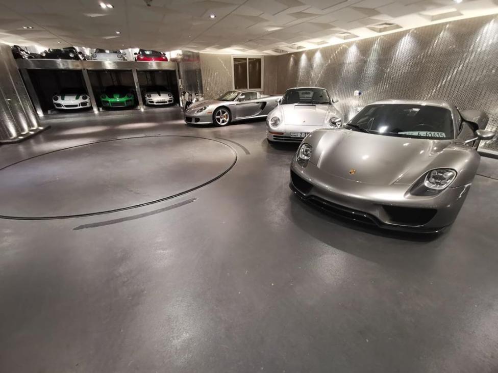 De Porsche Collector stalt zijn collectie vernuftig - TopGear