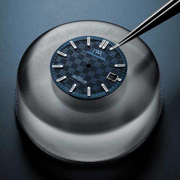 IWC Ingenieur Automatic 40 Blue: A Timepiece with a Rich Heritage